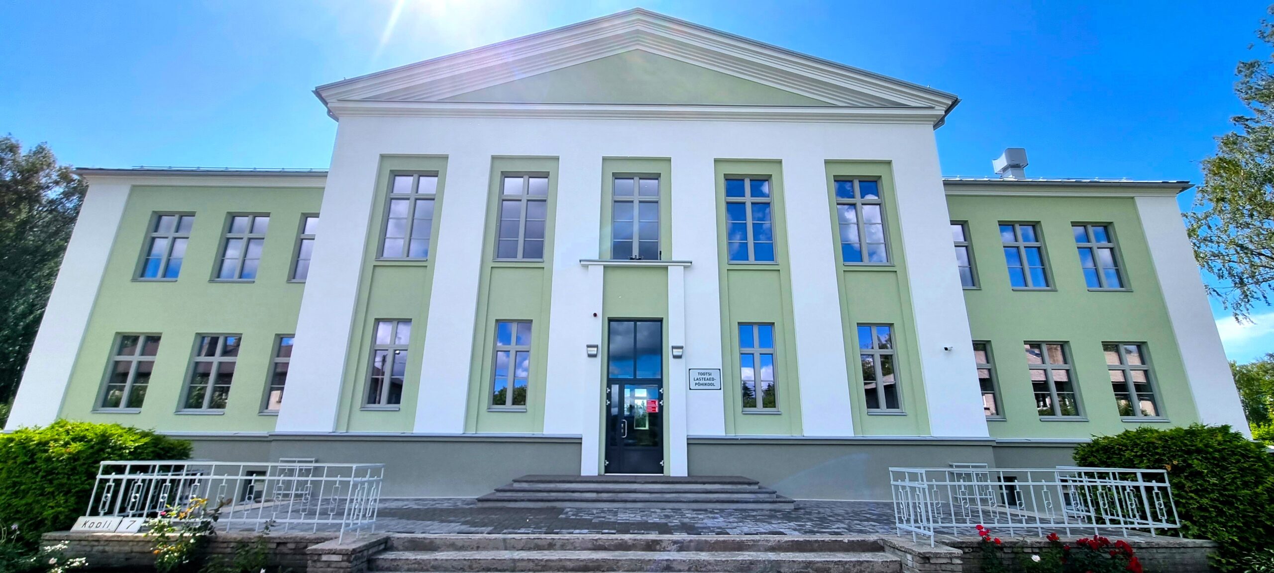 Tootsi Lasteaed-Põhikool avati pärast edukat renoveerimist